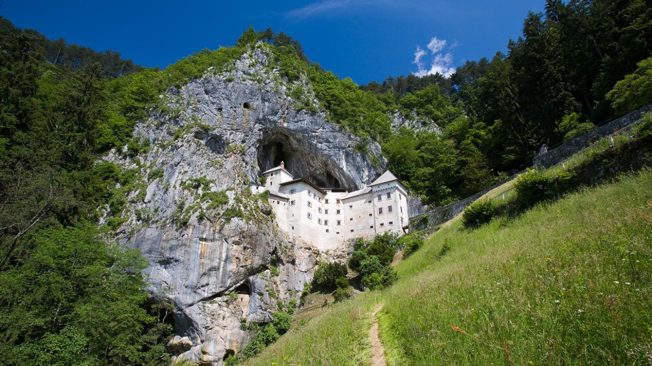 Le Grotte di Postumia ed il Castello di Predjama sono aperti ai ...